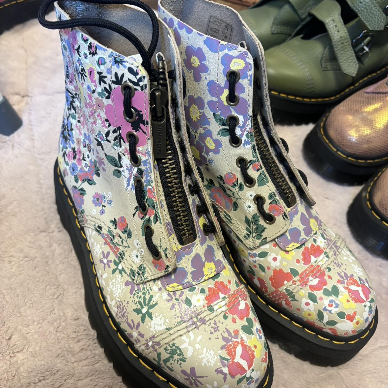 Dr martens spring flower Sinclair, New women’s 10 - Depop