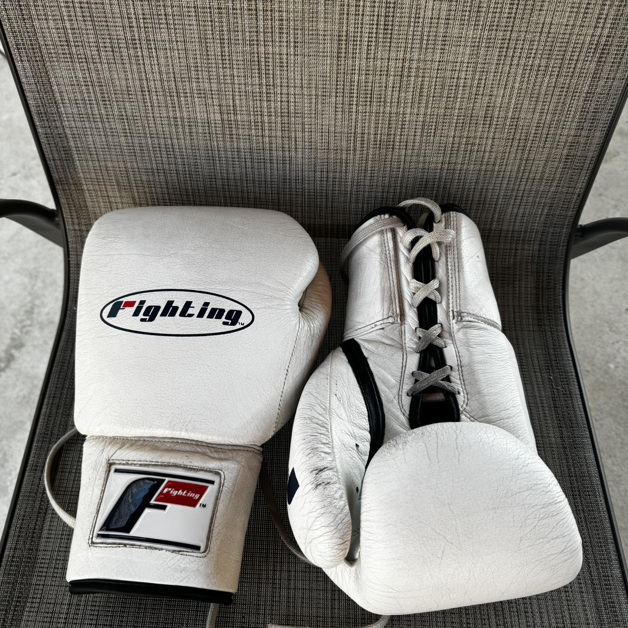 White fighting boxing gloves 16 OZ Great for... - Depop