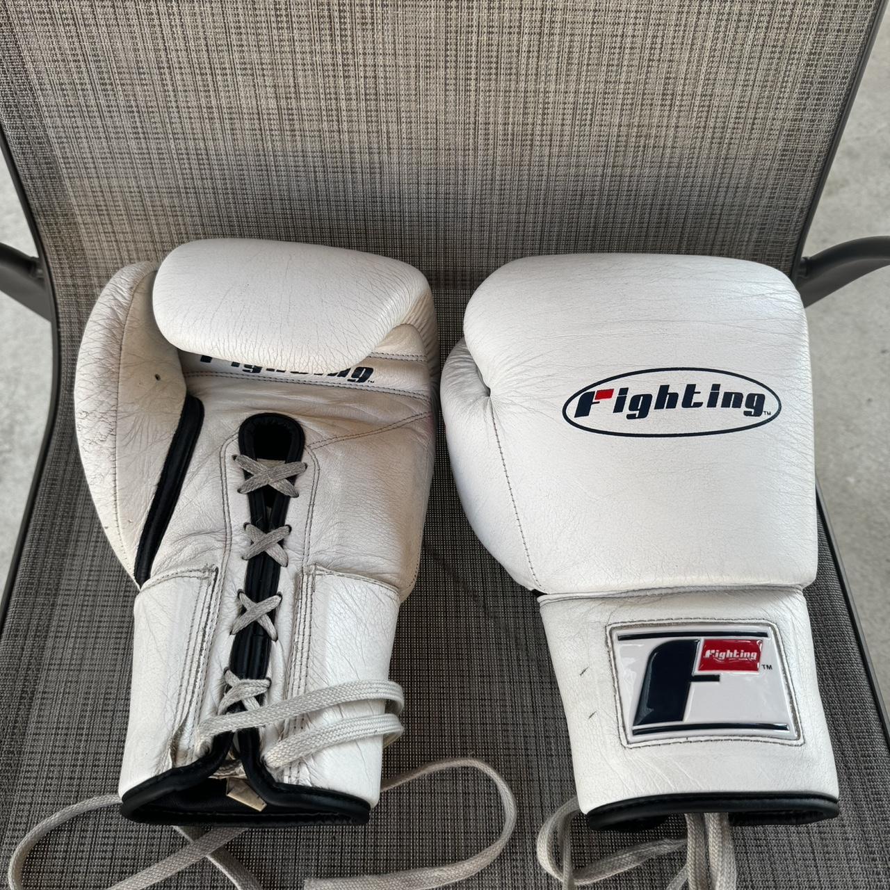White fighting boxing gloves 16 OZ Great for... - Depop