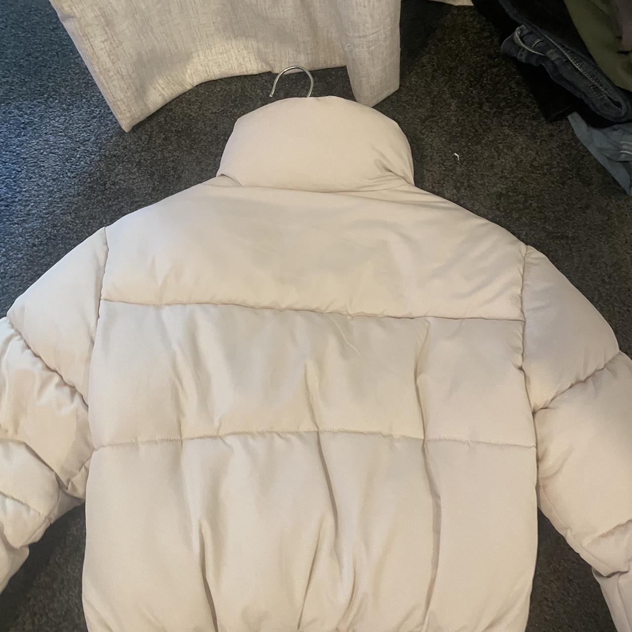 cream supre cropped puffer jacket , size 2xs , never... - Depop