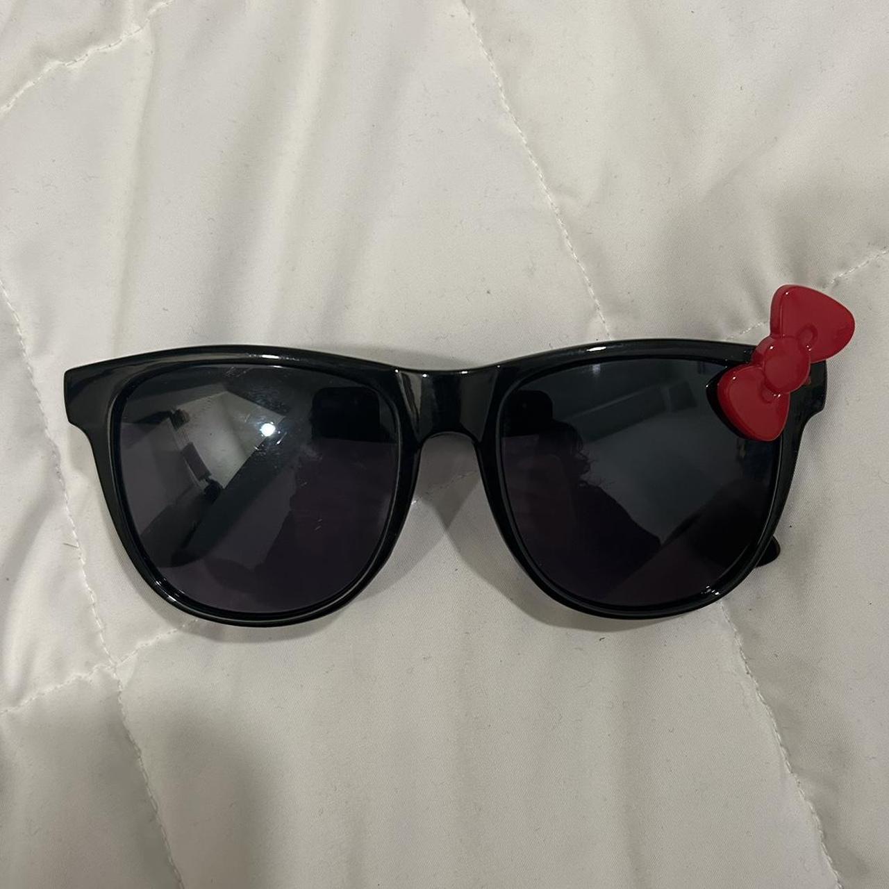 Hello Kitty Women's Black and Red Sunglasses | Depop