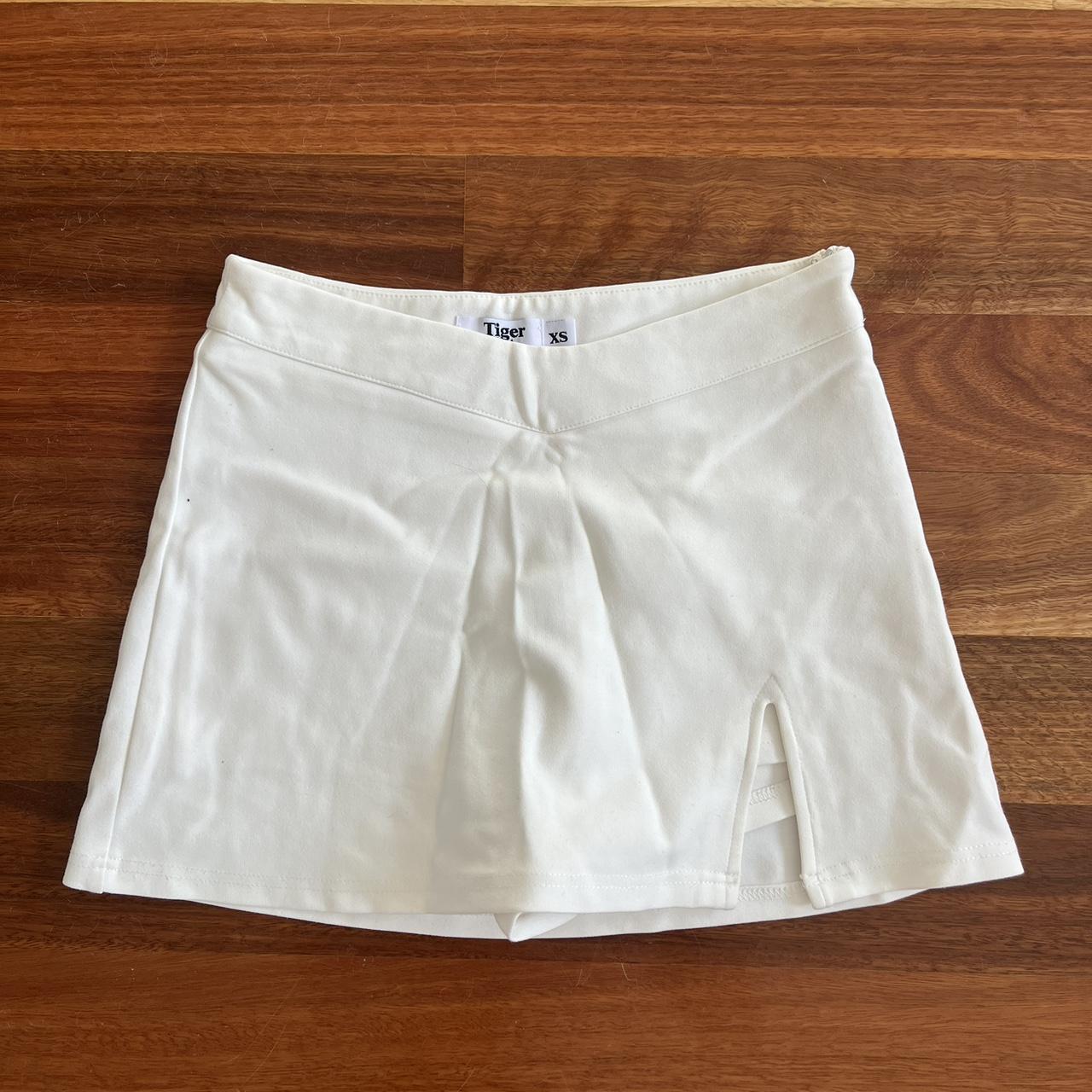 Tigermist super cute white skort - Depop