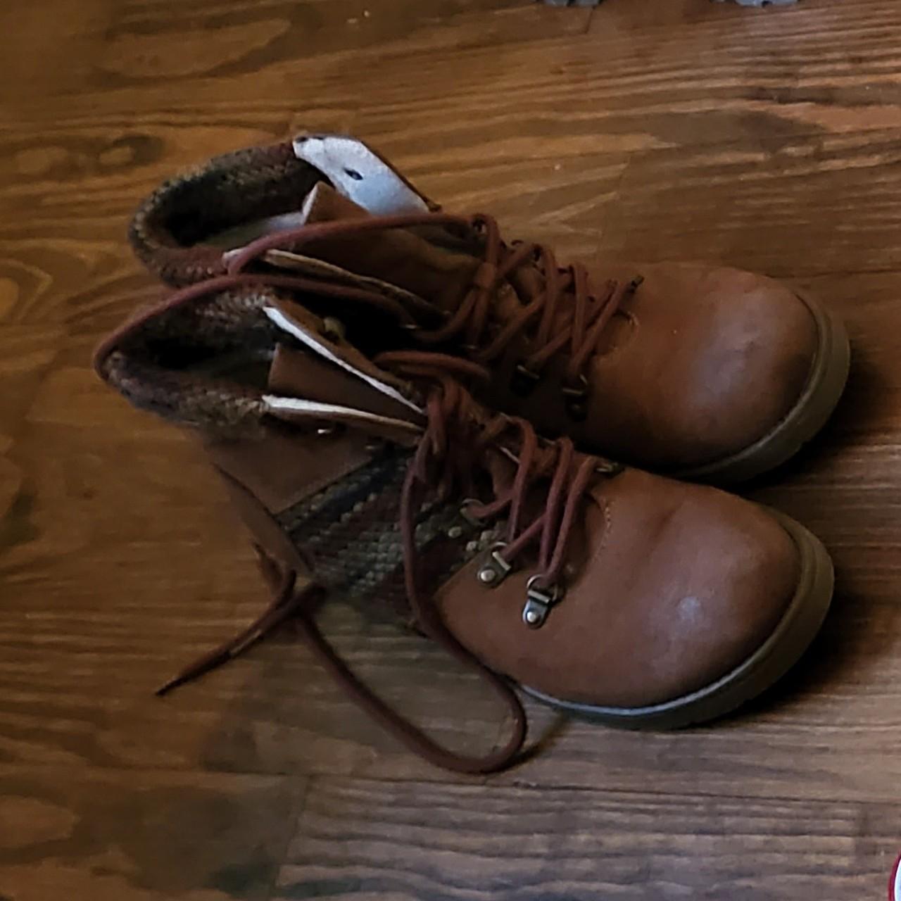 Wild Fable Women's Brown and Burgundy Boots | Depop