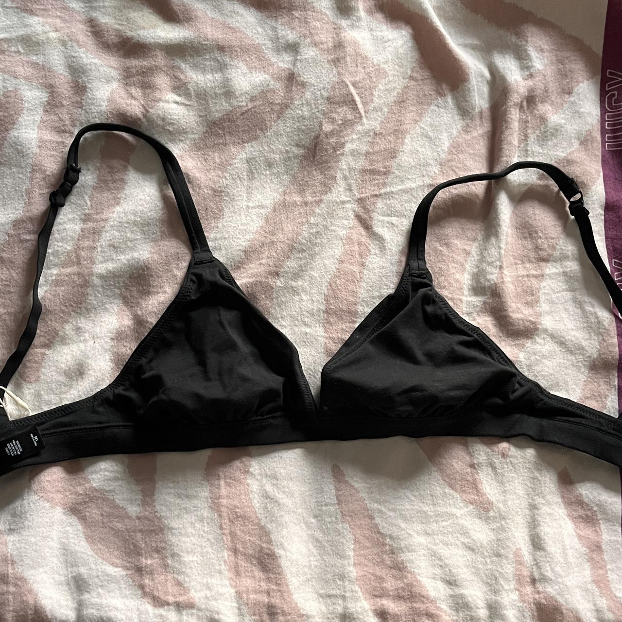 Skims fits everybody triangle bra Black Size XXS... - Depop