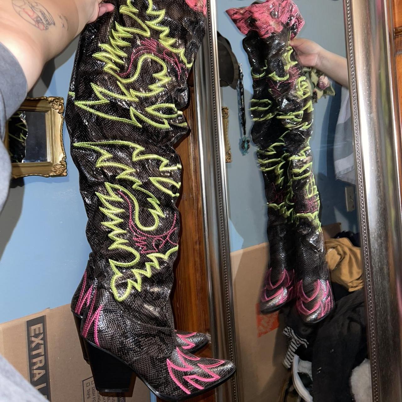 Women's Black and Pink Boots | Depop