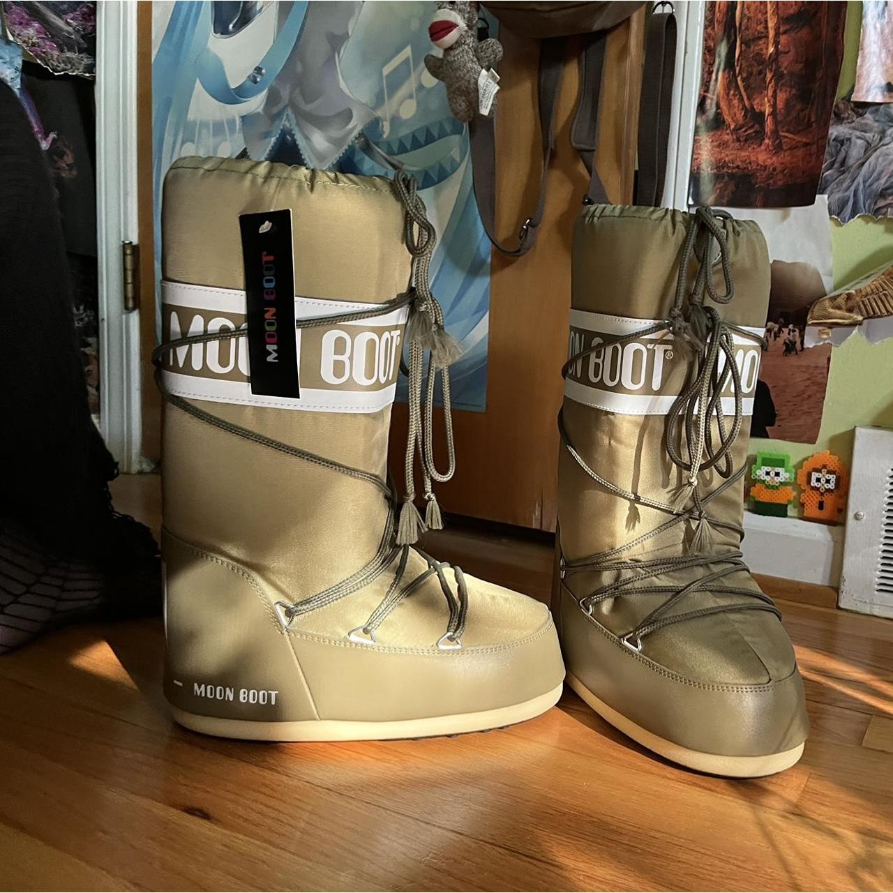 Moon Boot Women's Khaki Boots | Depop