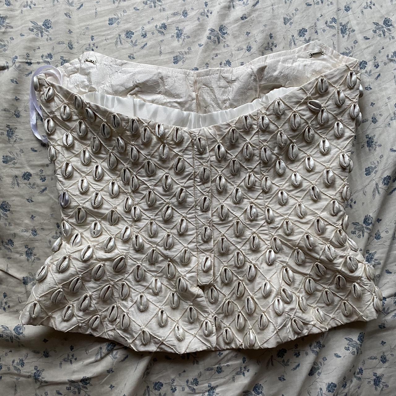 Pooka shell corset top wedding dress top? Has staining - Depop