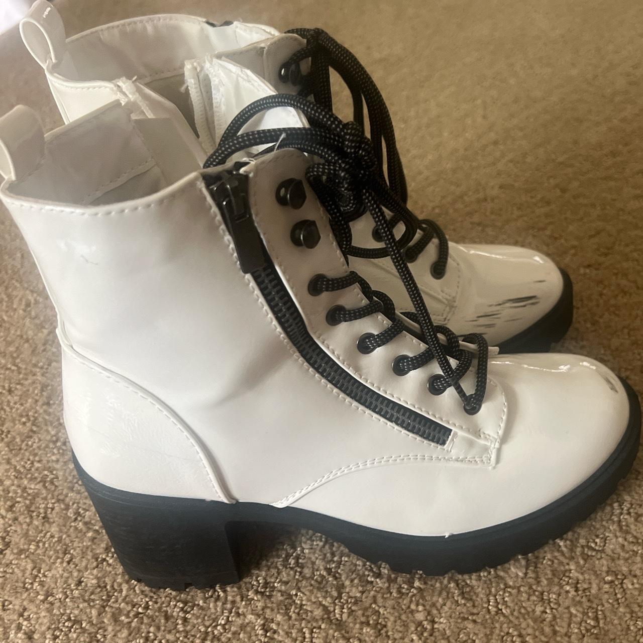 cute forever 21 boots! very stylish just don’t fit... - Depop