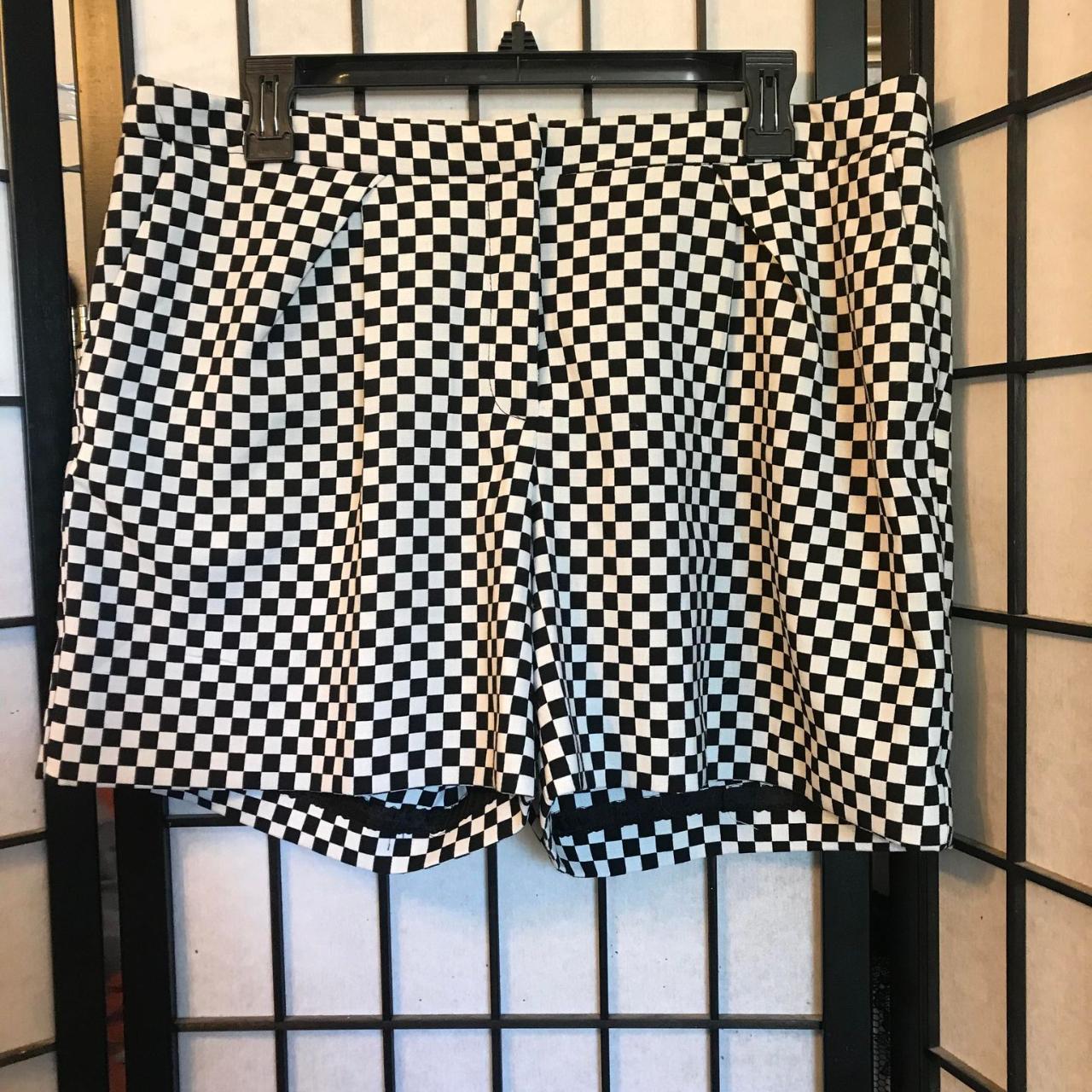 NWT Women's Black/ White Checkerboard Shorts Size 12 - Depop