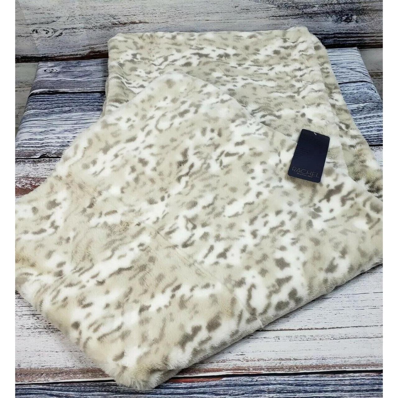 Rachel Roy Faux Fur Throw Blanket Animal Print Ivory... - Depop