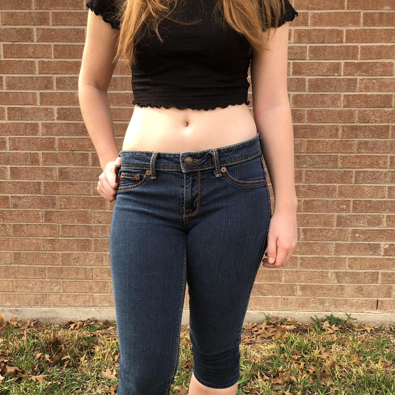 🌹•Super cute Low Rise Capri Jeans from Fragile... - Depop