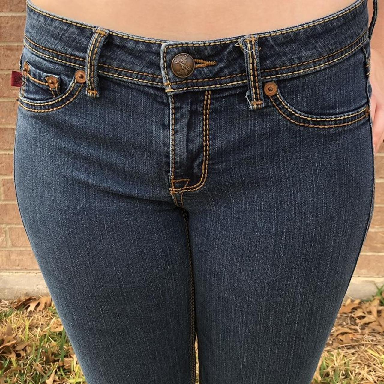 🌹•Super cute Low Rise Capri Jeans from Fragile... - Depop