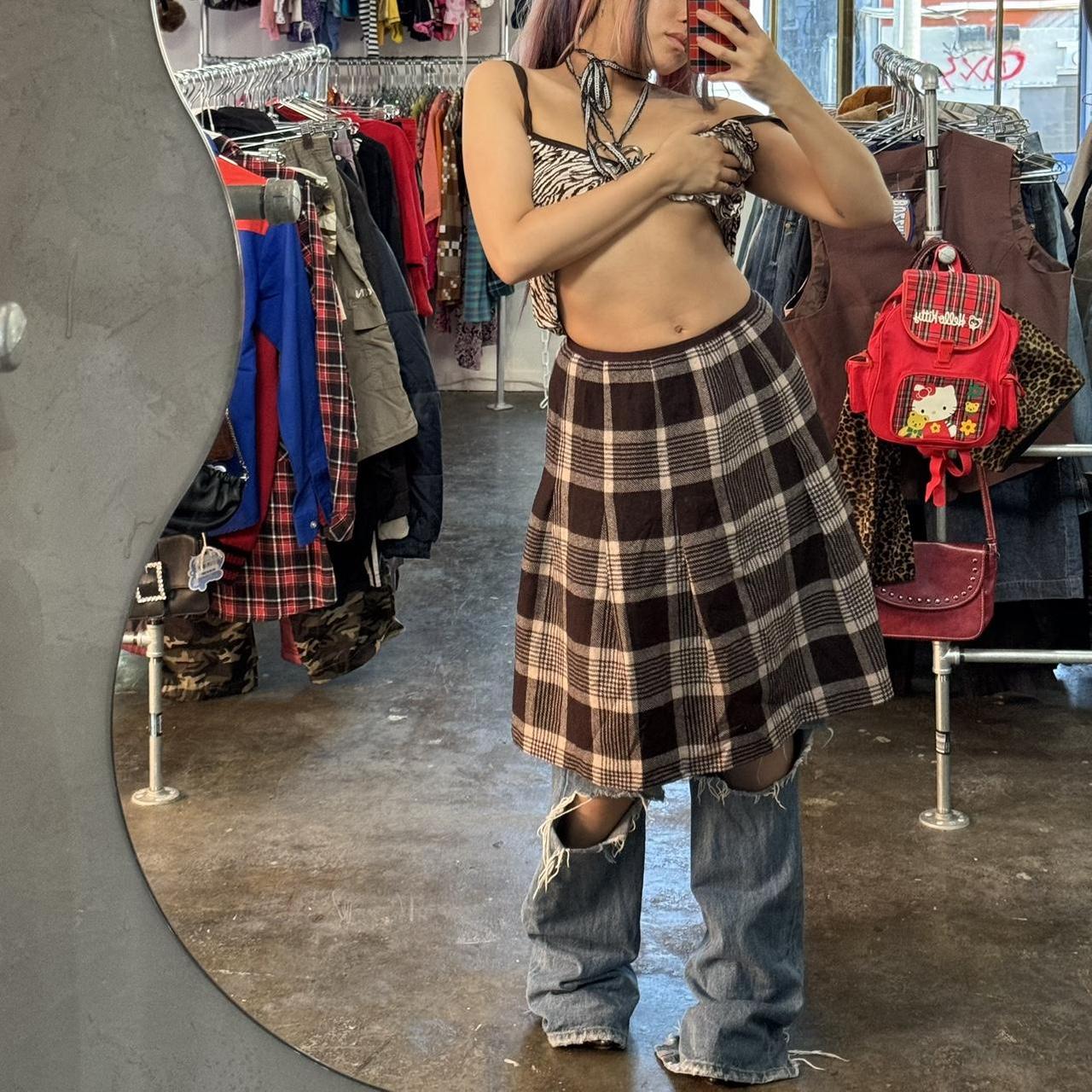 ☾⋆｡𖦹 ° brown tartan midi skirt ☾⋆｡𖦹 ° brand:... - Depop