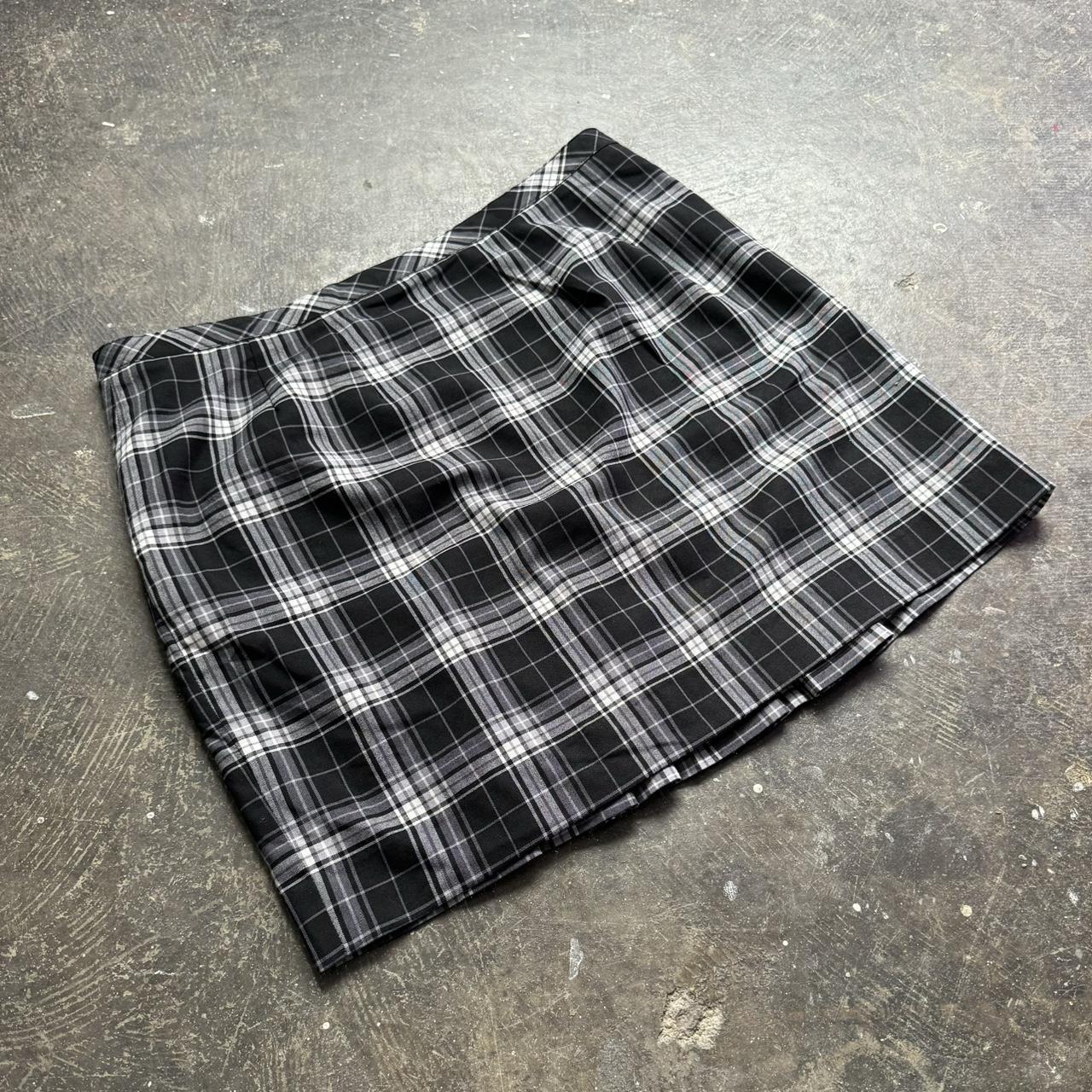 ☾⋆｡𖦹 ° plaid skirt ☾⋆｡𖦹 ° brand: INY size:... - Depop