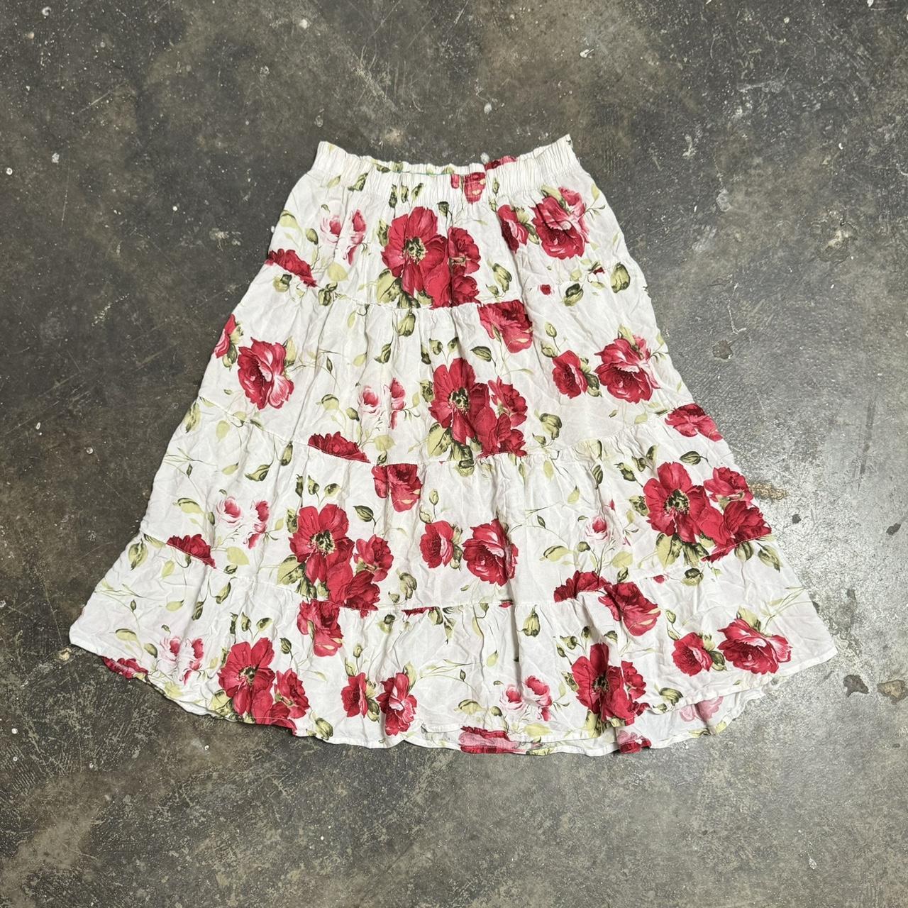 ☾⋆｡𖦹 ° floral flowy midi skirt ☾⋆｡𖦹 ° brand: no... - Depop