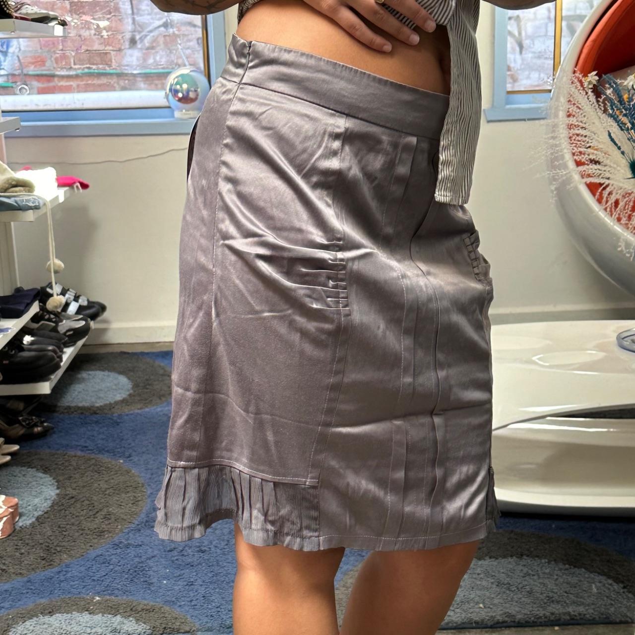 ☾⋆｡𖦹 ° grey satin midi skirt ☾⋆｡𖦹 ° brand:... - Depop