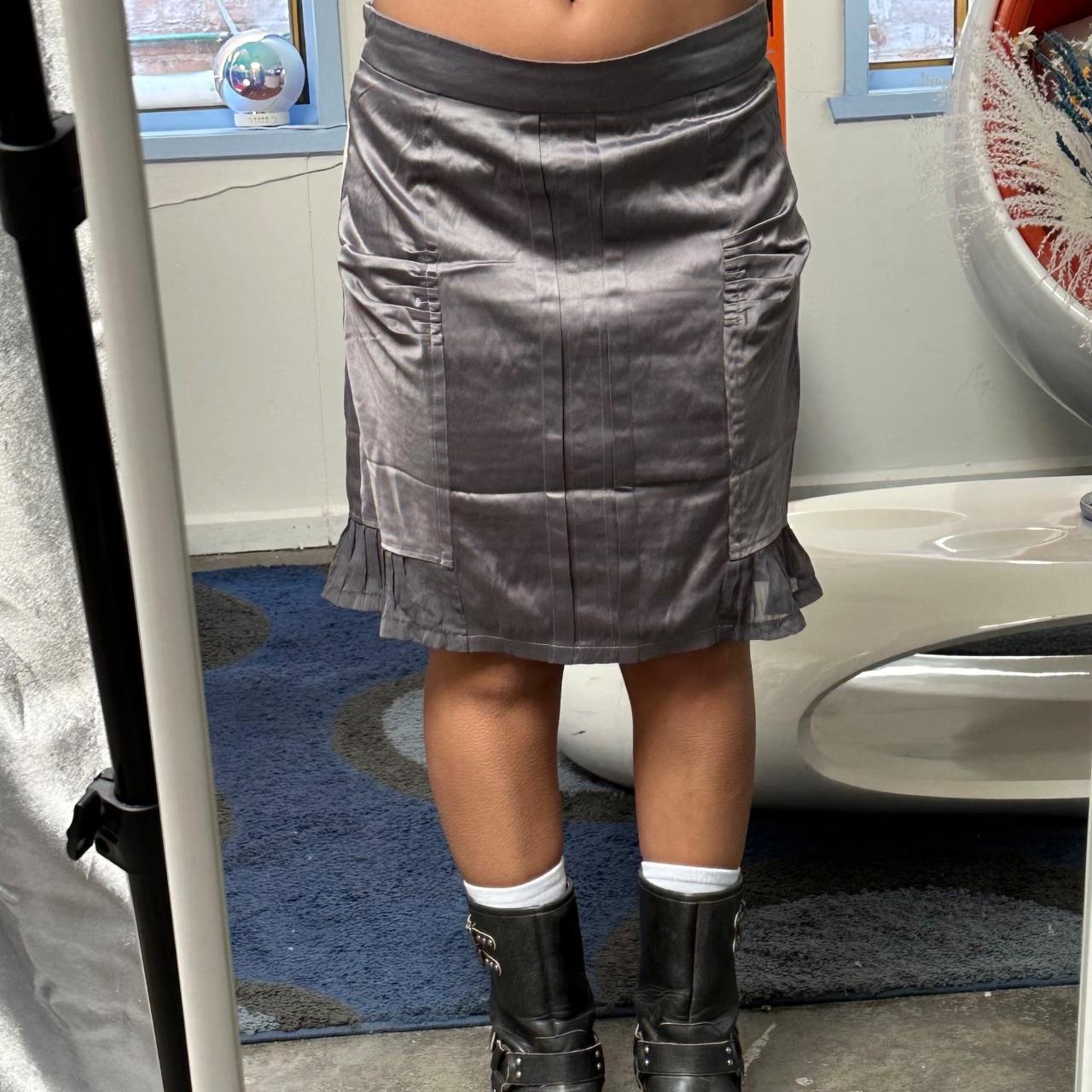 ☾⋆｡𖦹 ° grey satin midi skirt ☾⋆｡𖦹 ° brand:... - Depop