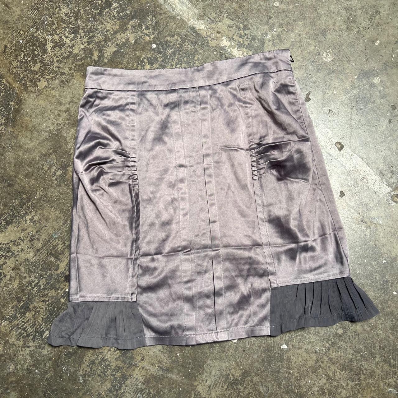 ☾⋆｡𖦹 ° grey satin midi skirt ☾⋆｡𖦹 ° brand:... - Depop