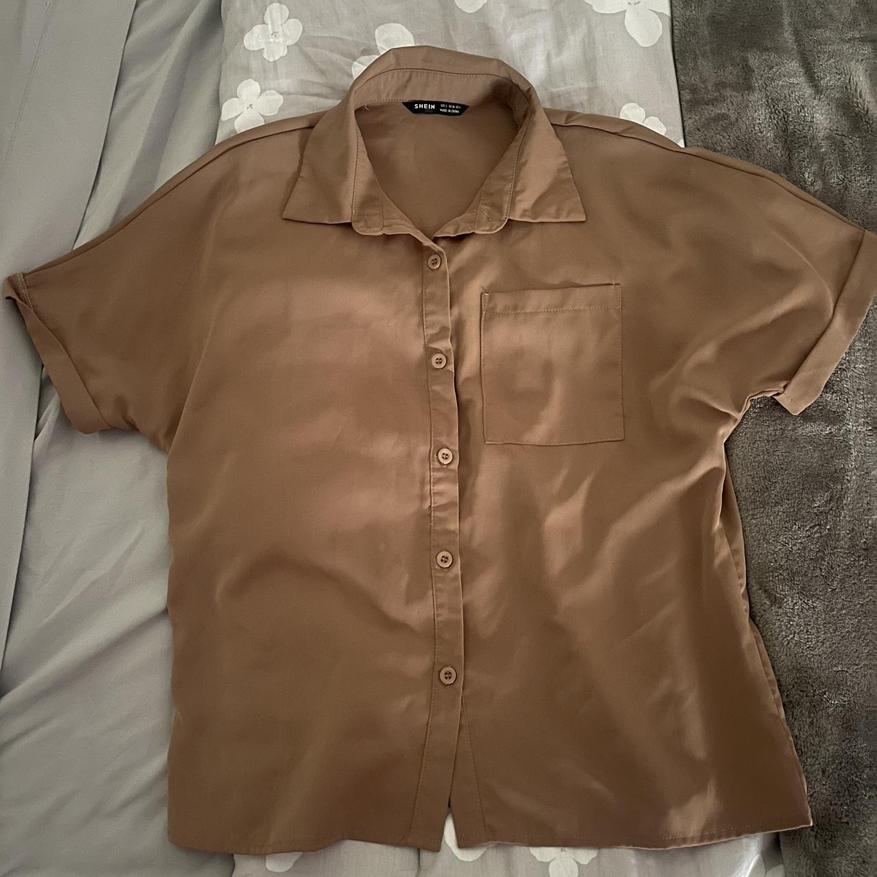 Brown/tan button up shirt -fits a s/m -never... - Depop
