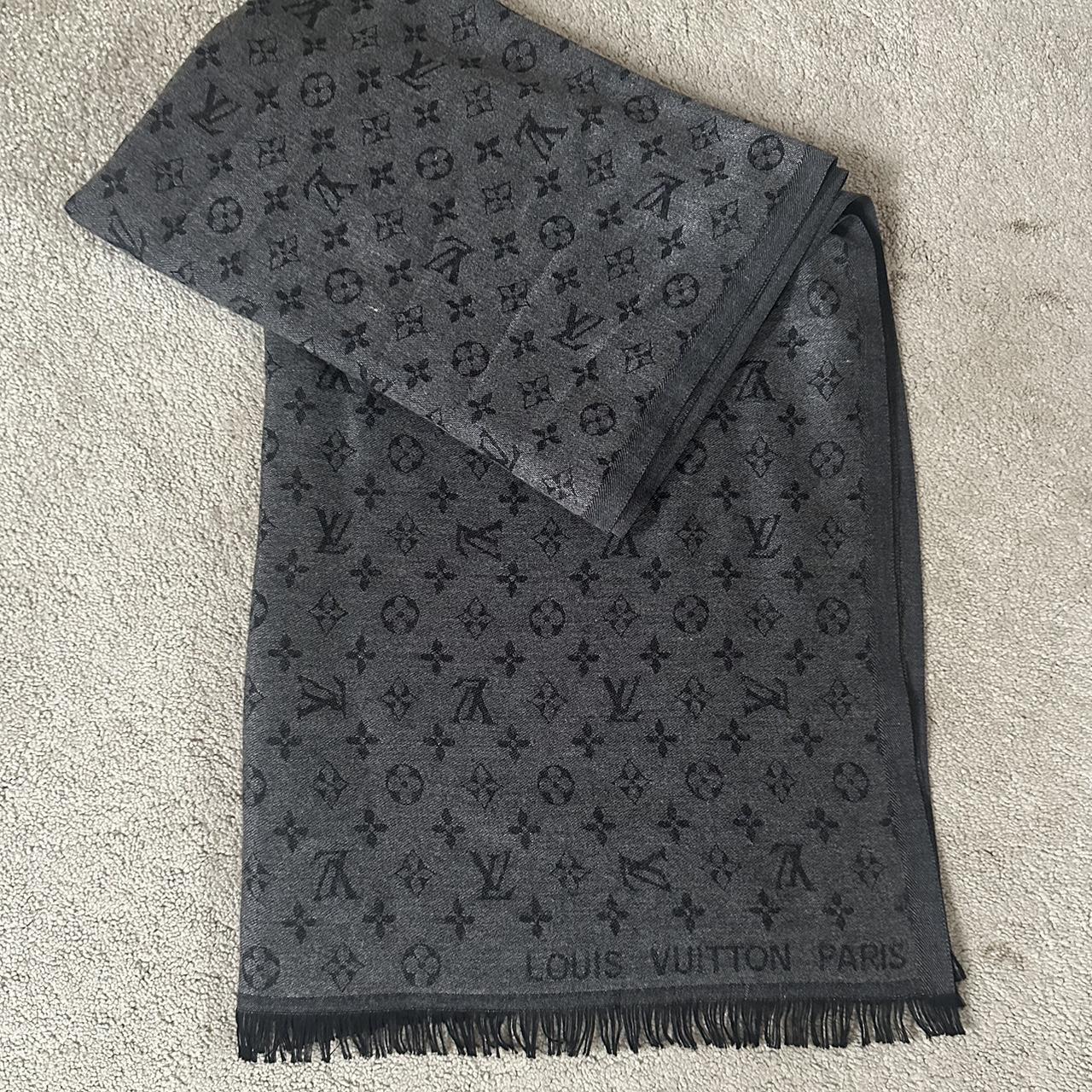Multi tonal scarf - a gift off someone so no box or... - Depop