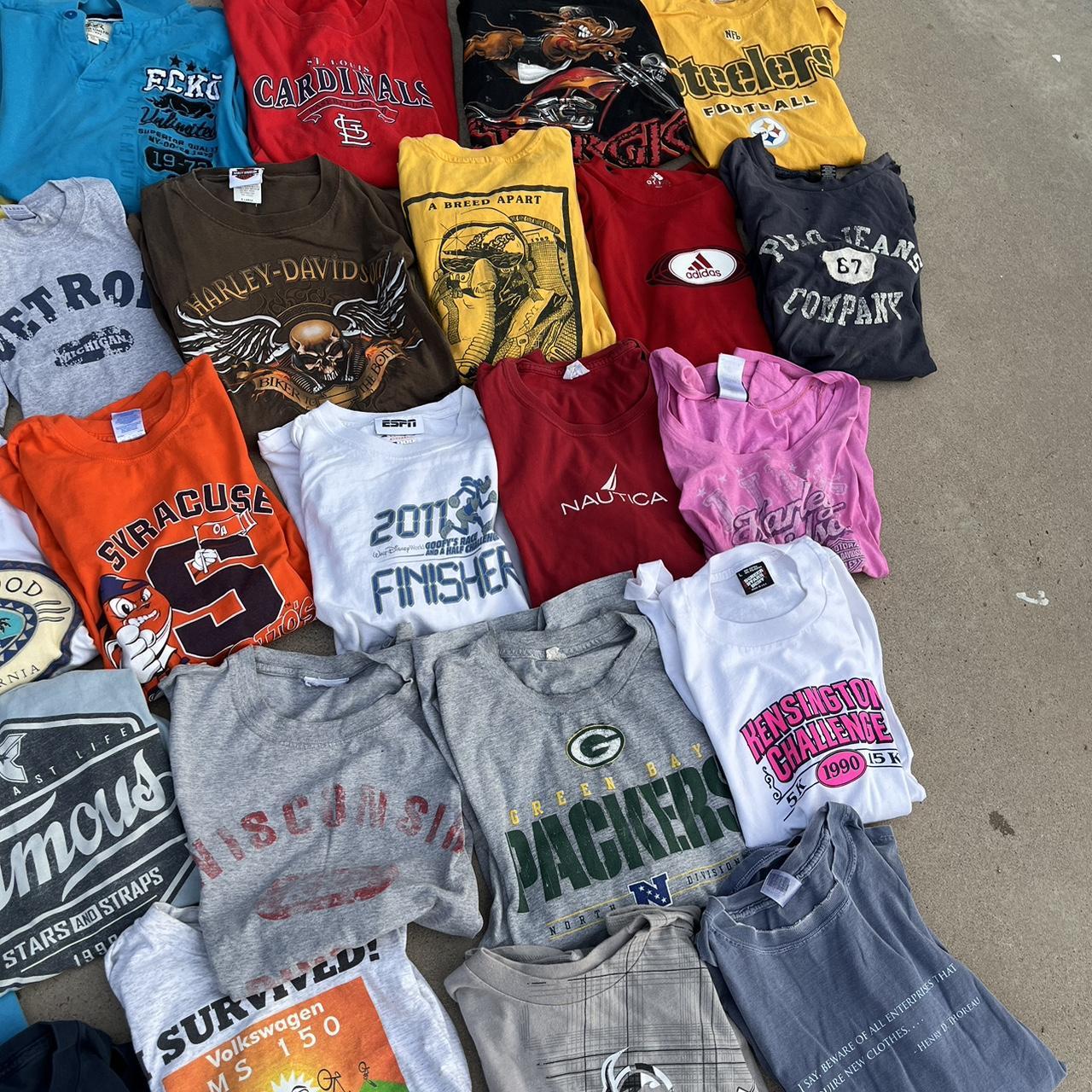 10 DOLLAR TEES 1 for 10, 2 for 15, 3 for 20 message... - Depop