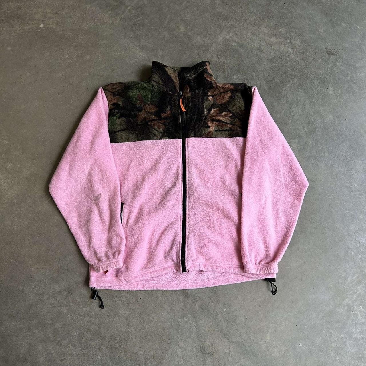 00’s Pink Realtree Camo Fleece Size Large 23.5 x 27 - Depop