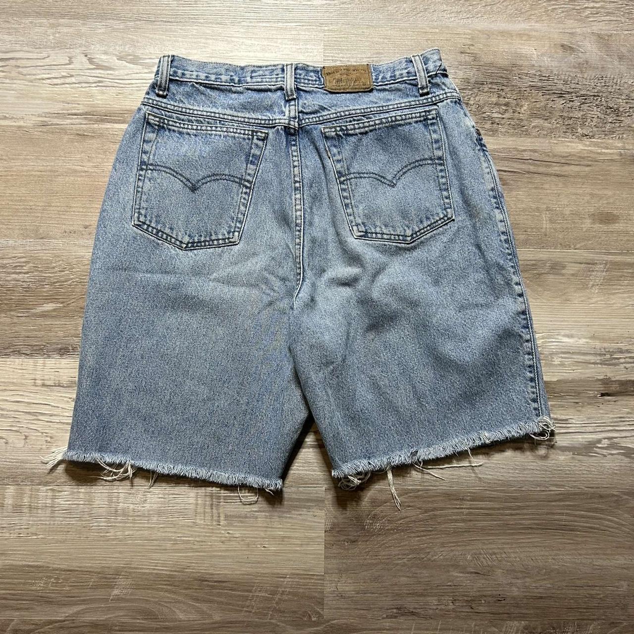 90s Levis Jorts Womens 16 - 30” Waist / 8” Inseam /... - Depop