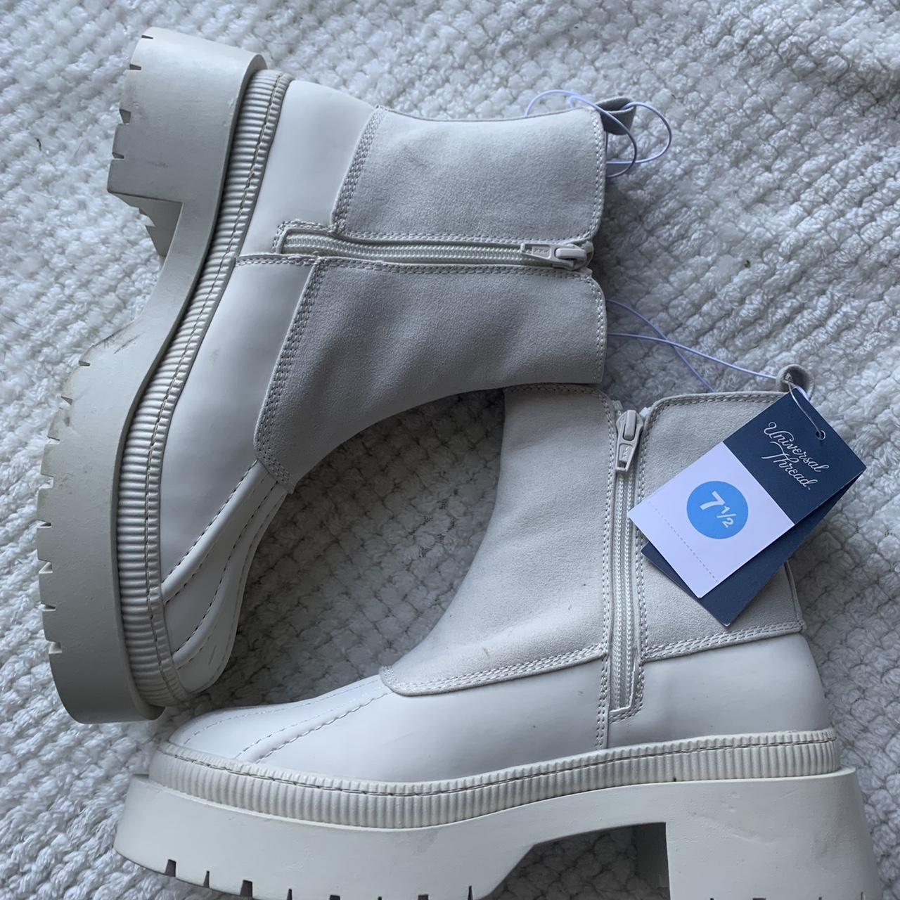Universal Thread Men's White Boots | Depop