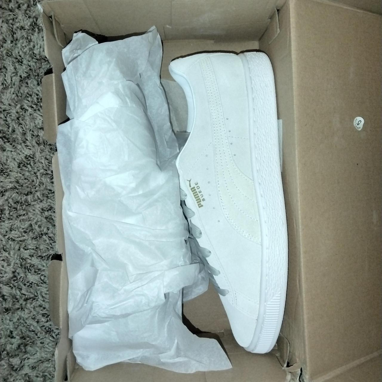 Puma Men's White and Grey Trainers | Depop