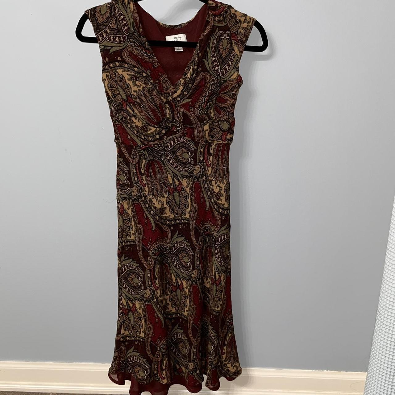 Ann Taylor Loft Patterned Sleeveless Midi Dress with... - Depop