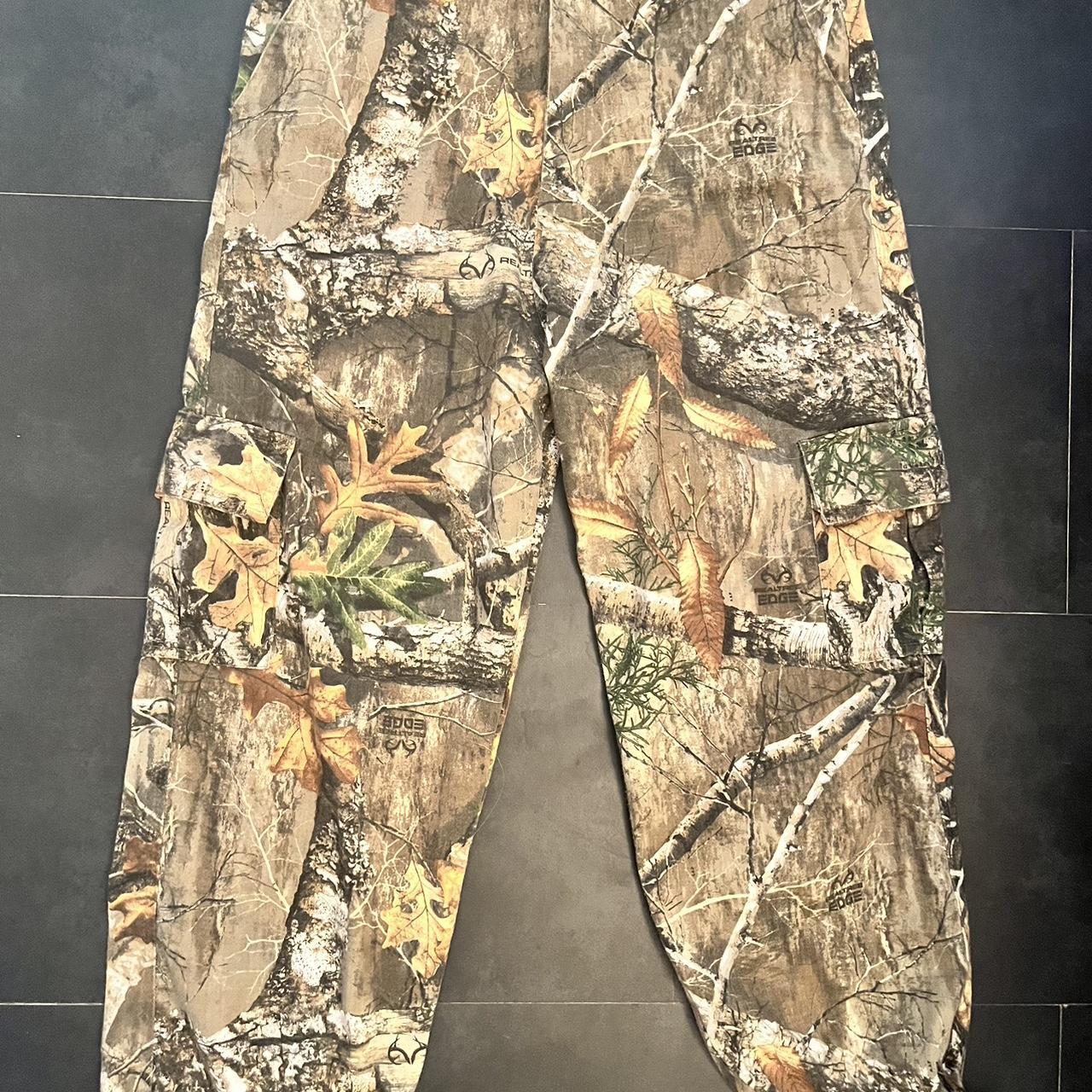 Real tree camo pants - perfect for hunting and... - Depop
