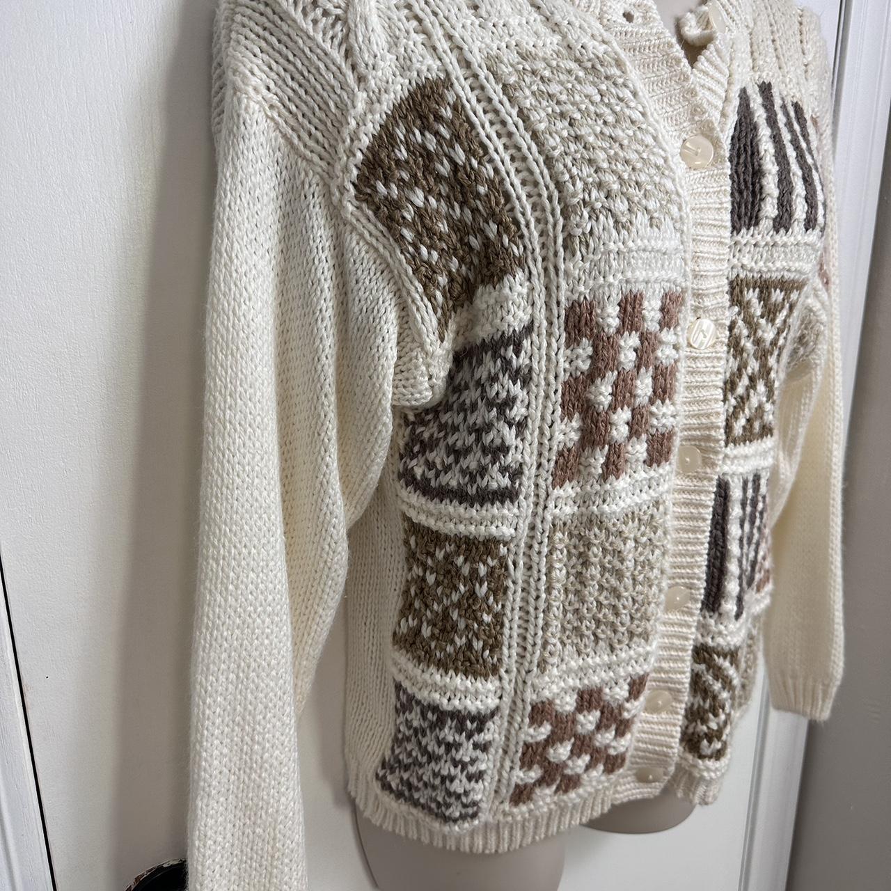 Chunky knit grandma button sweater size large #0883 - Depop