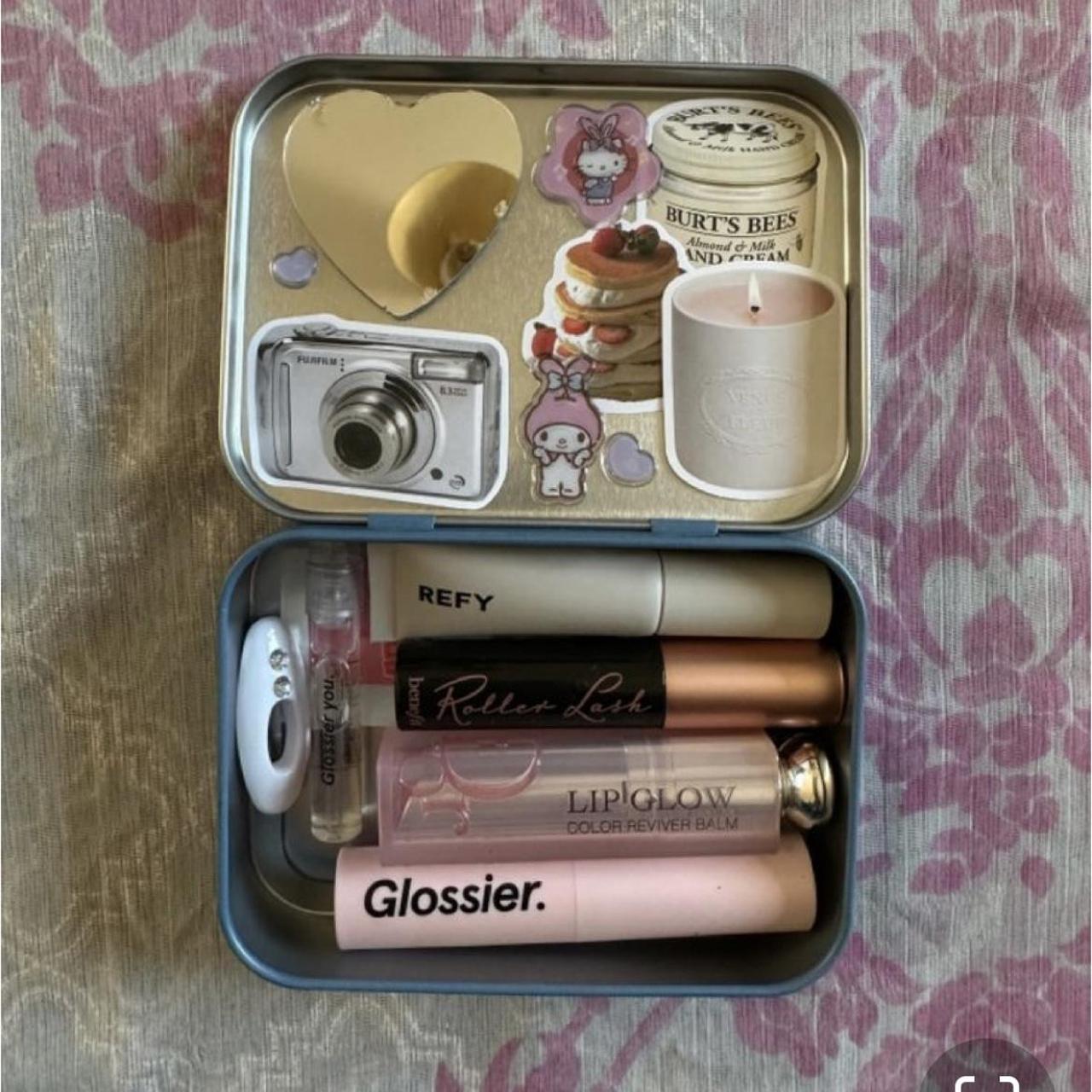 Hot girl tin wallet with mirror 💋🎀💝 Super cute hot... - Depop