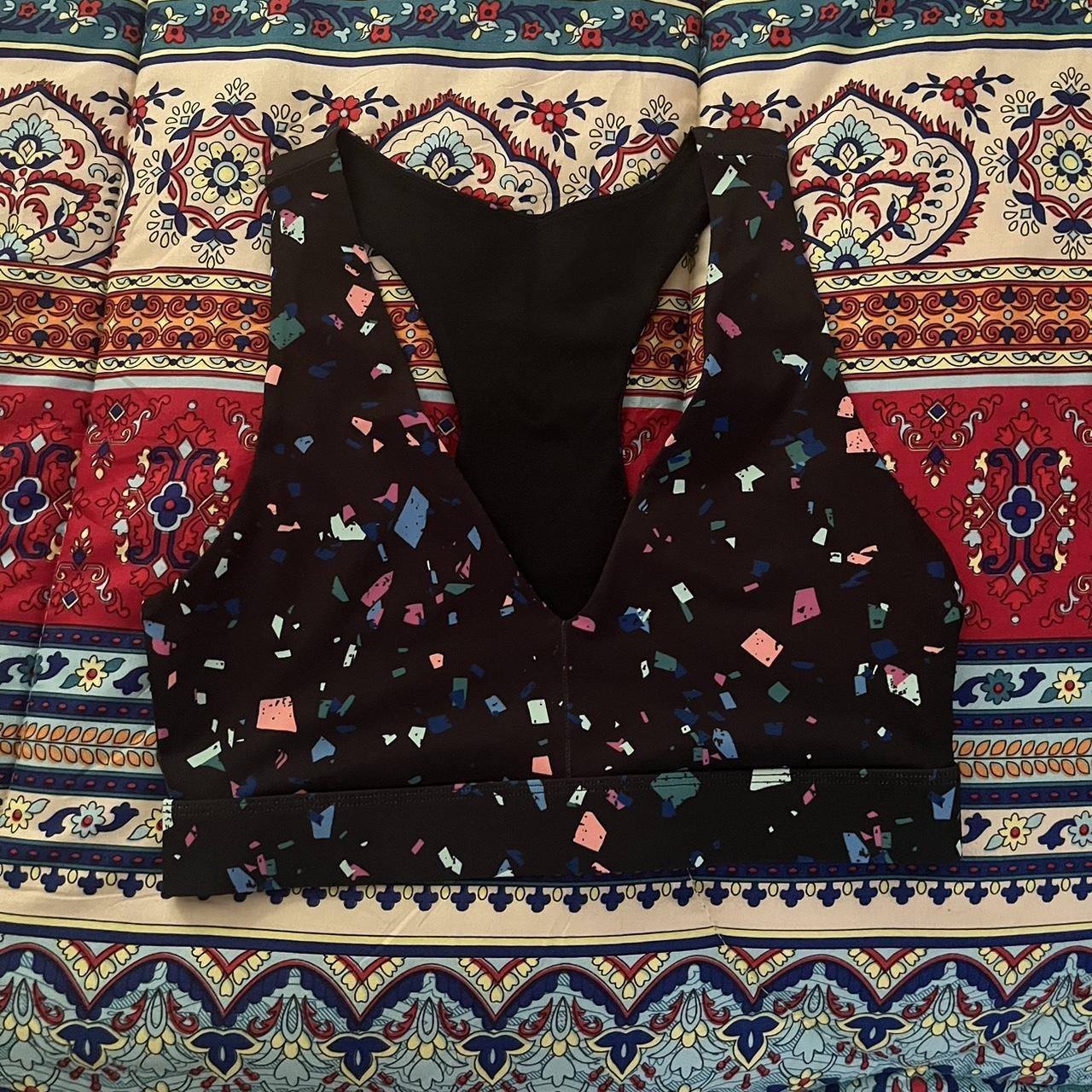Fabletics confetti sports bra 💘 v-neck brand new (... - Depop