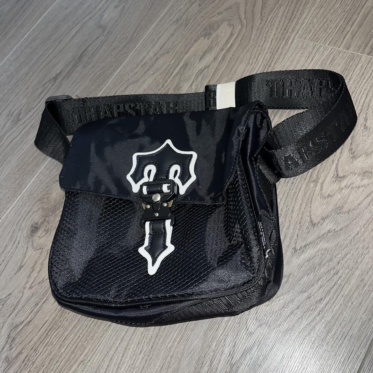 Trapstar reflective bag Brand new - Depop