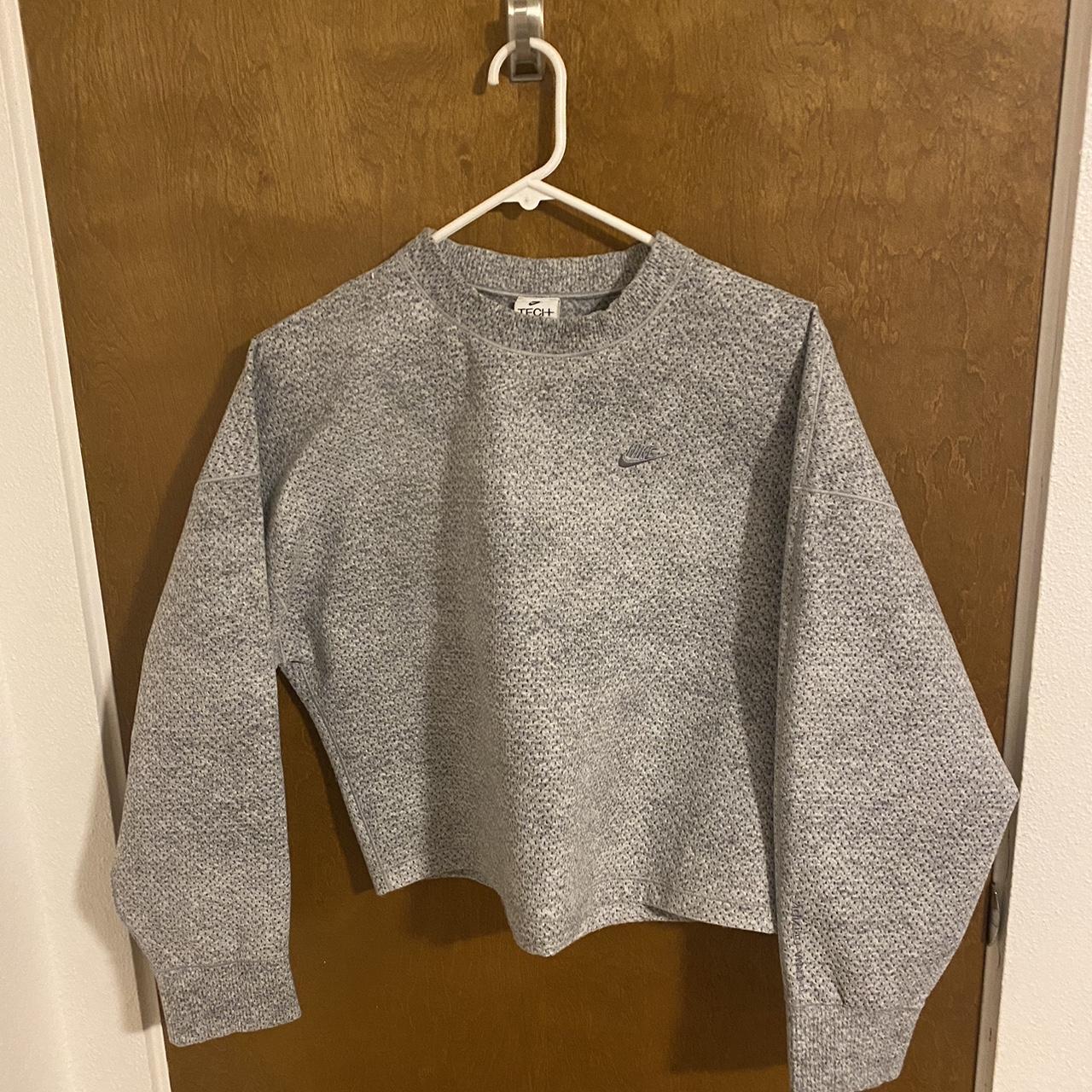 Tech Pack Therma-Fit Nike cropped crewneck size S - Depop