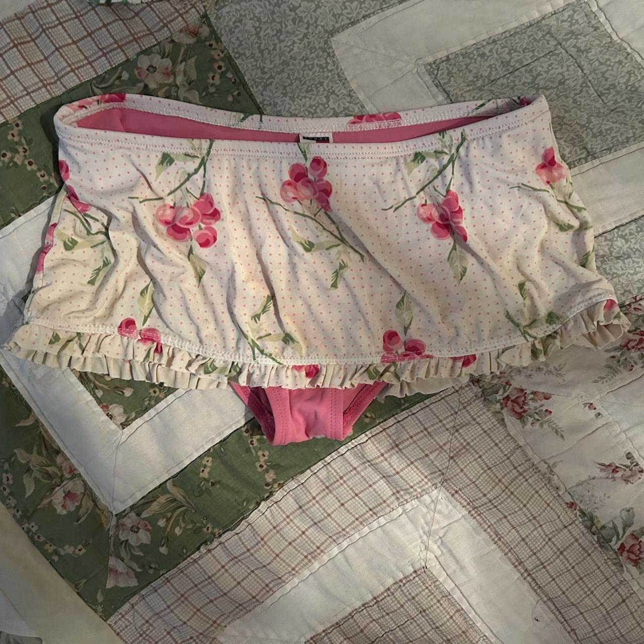 RARE Prime condition 2000’s Tommy Hilfiger youth... - Depop