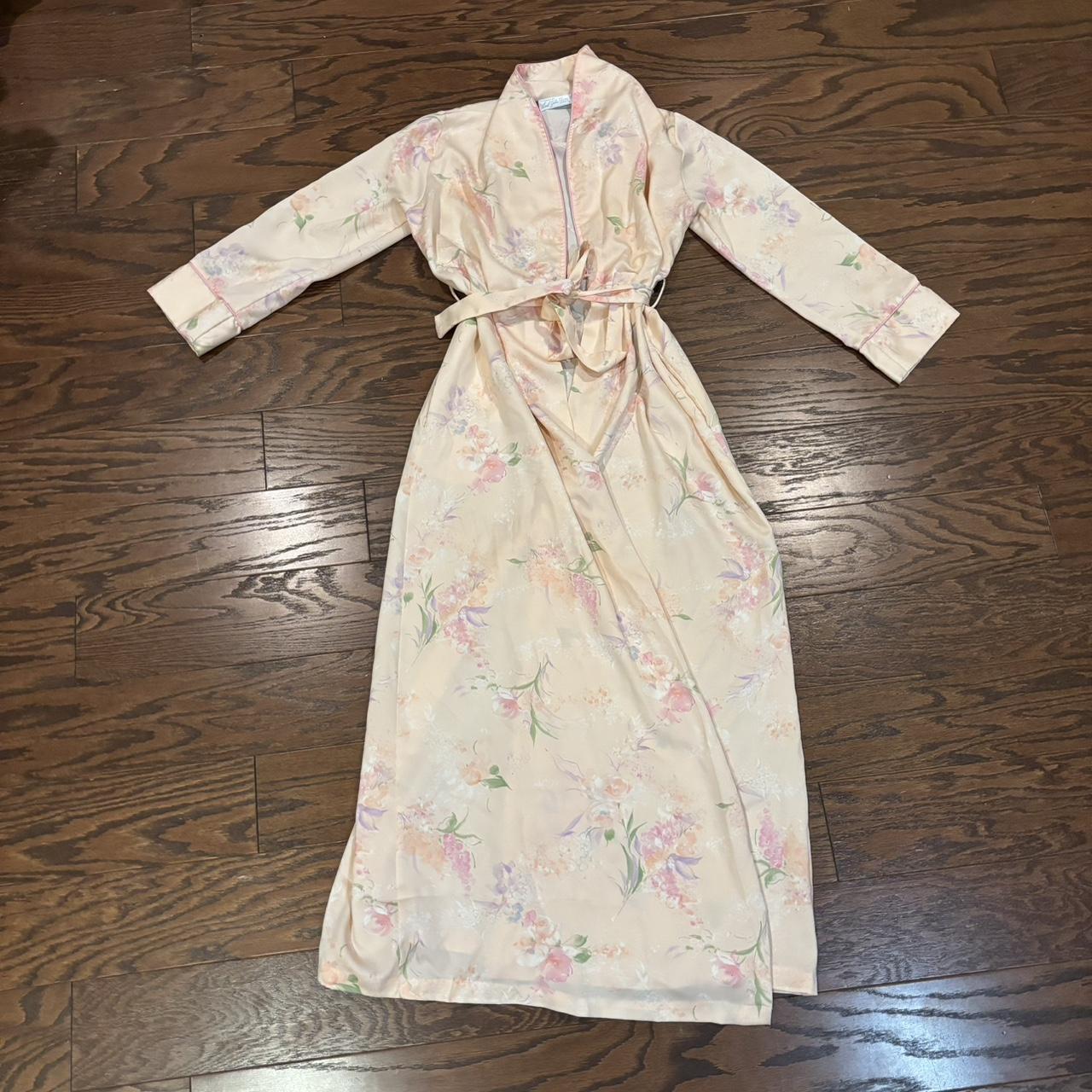 Vintage pink robe. Long light pink robe in floral... - Depop