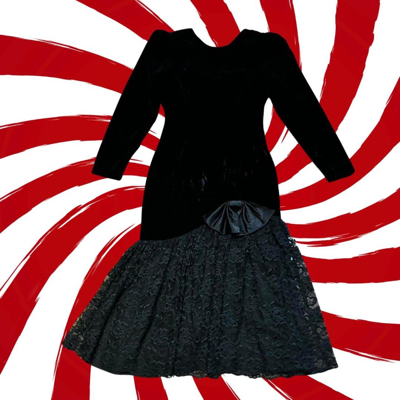 Vintage goth dress in black velvet and lace. 80s... - Depop