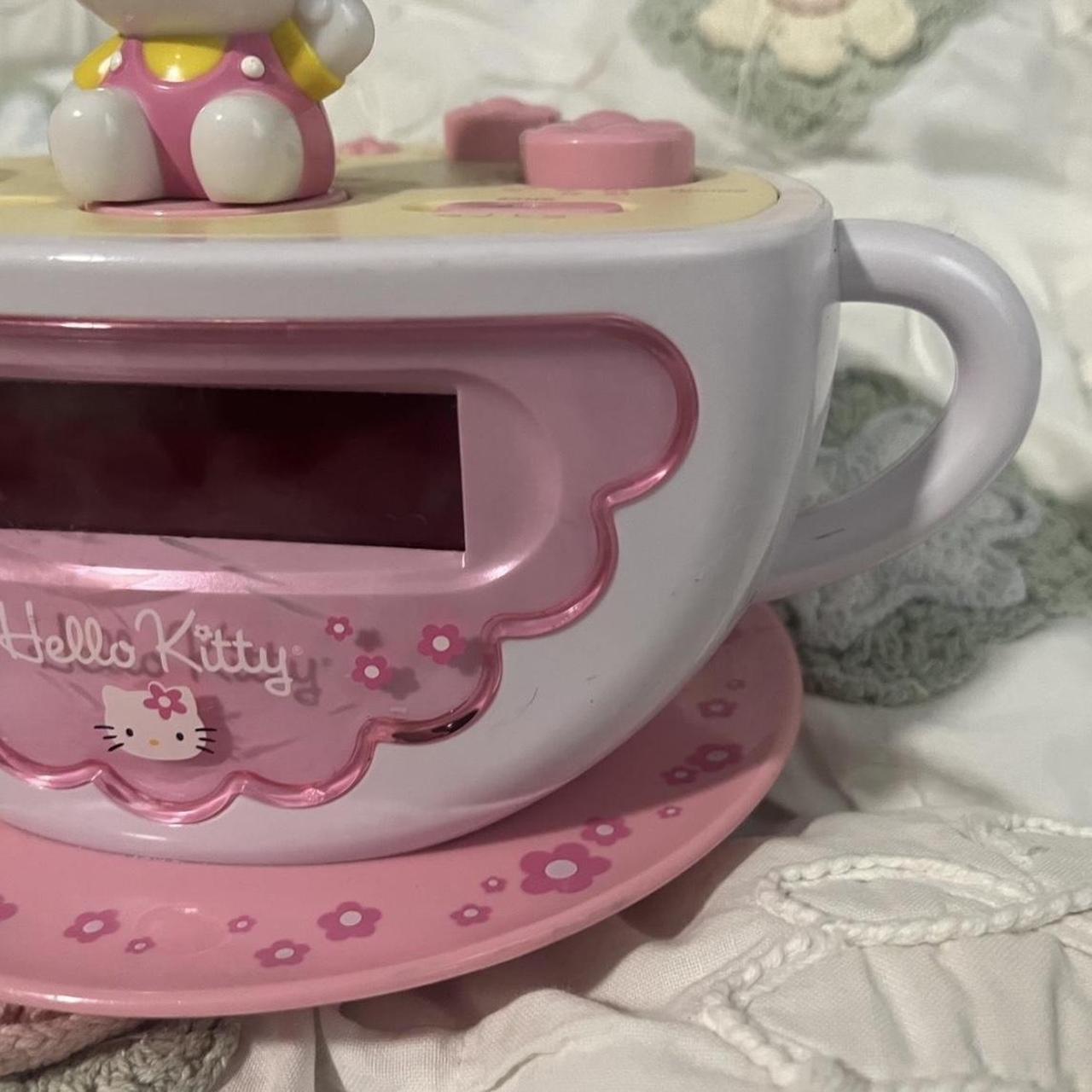 Vintage Hello Kitty Alarm Clock🎀! •light, radio,... - Depop