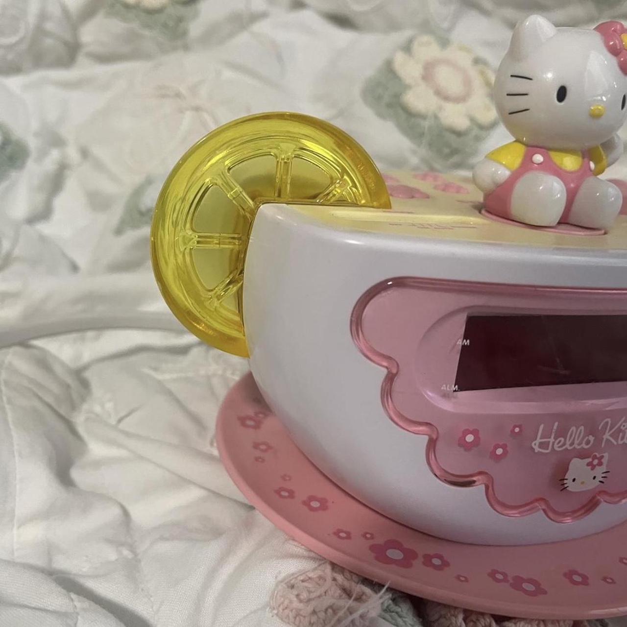 Vintage Hello Kitty Alarm Clock🎀! •light, radio,... - Depop