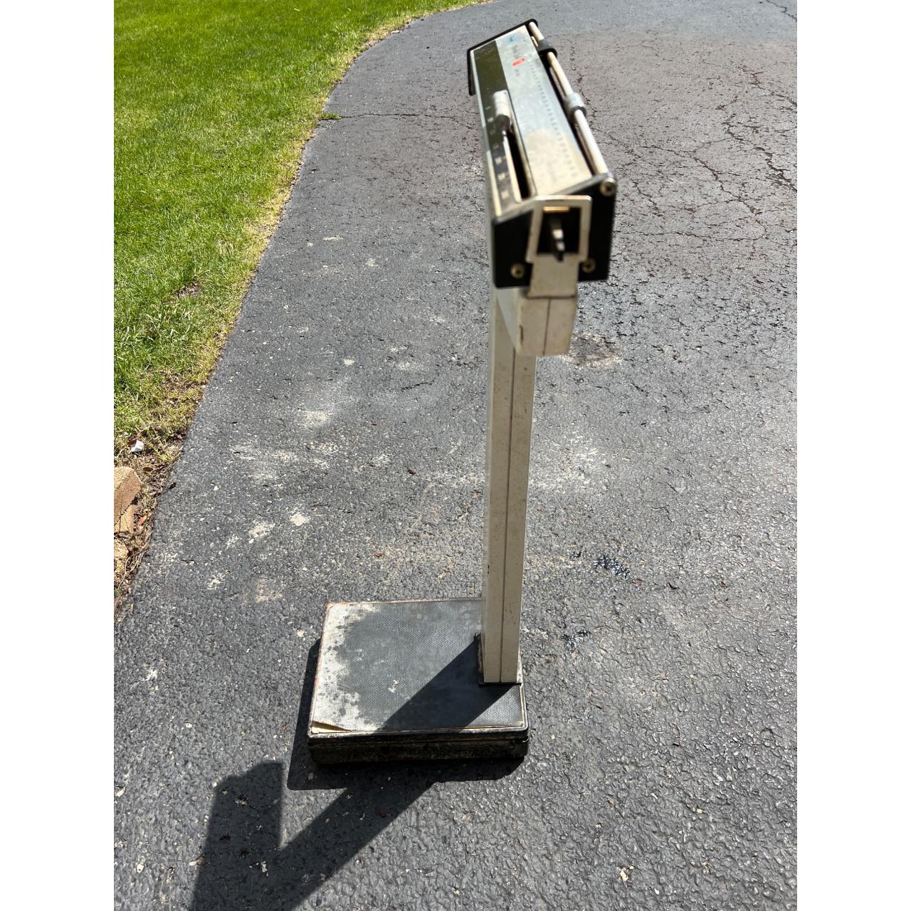 Vintage SEARS doctor's office style weight scale... - Depop