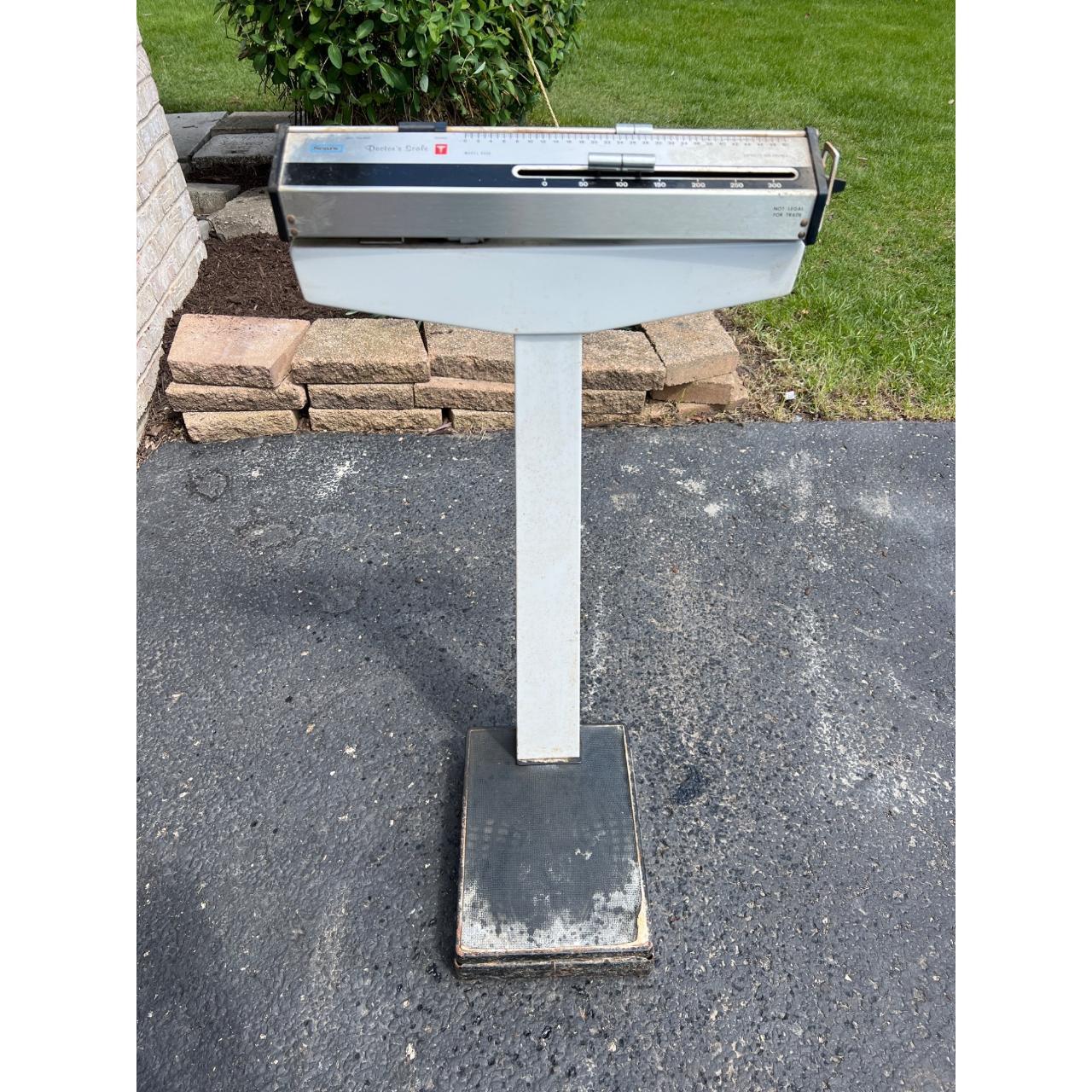 Vintage SEARS doctor's office style weight scale... - Depop