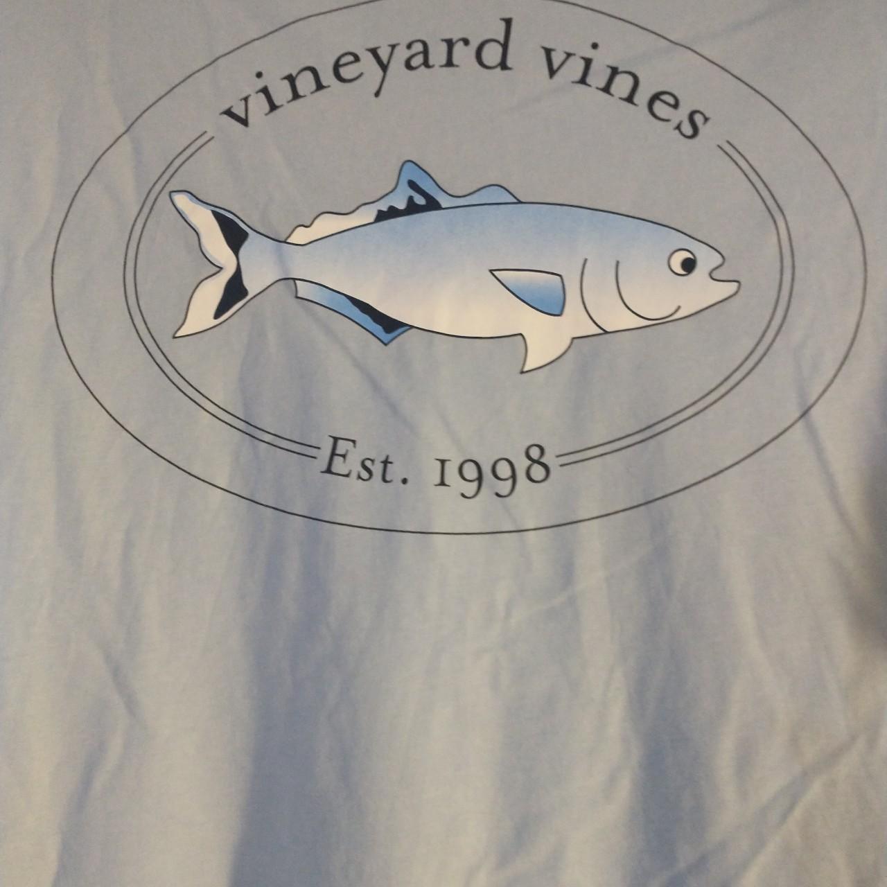 Men size medium Vineyard Vines lite hoddy with... - Depop