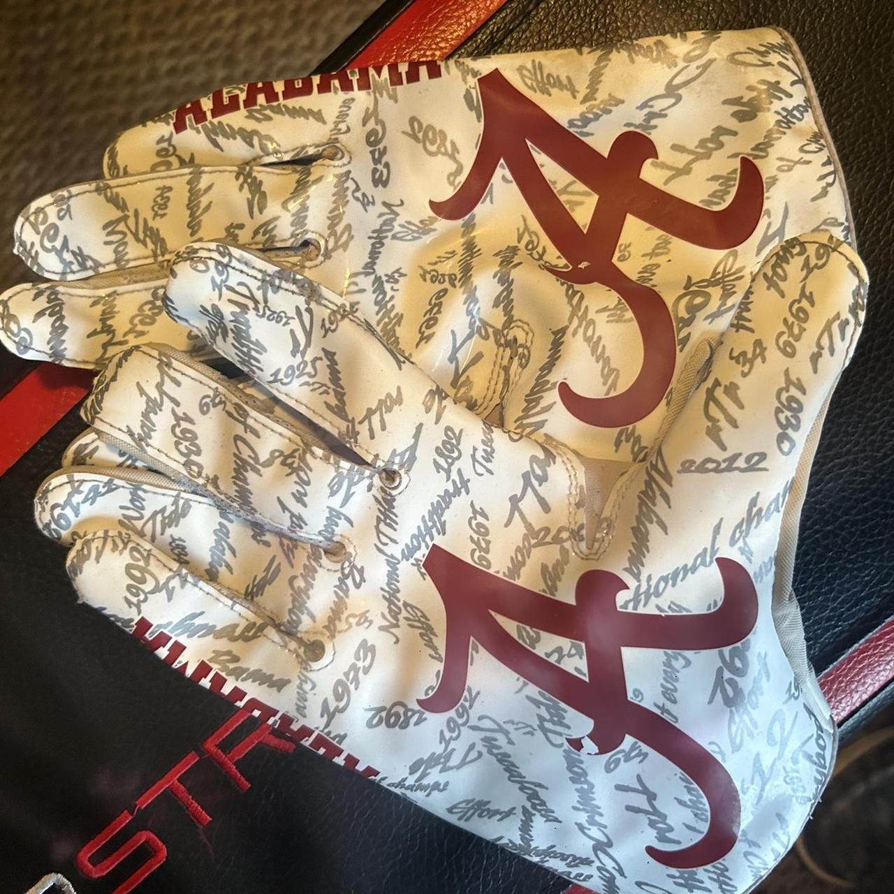 3XL‼️ ALABAMA GLOVES‼️ TEAM ISSUED FOOTBALL... - Depop