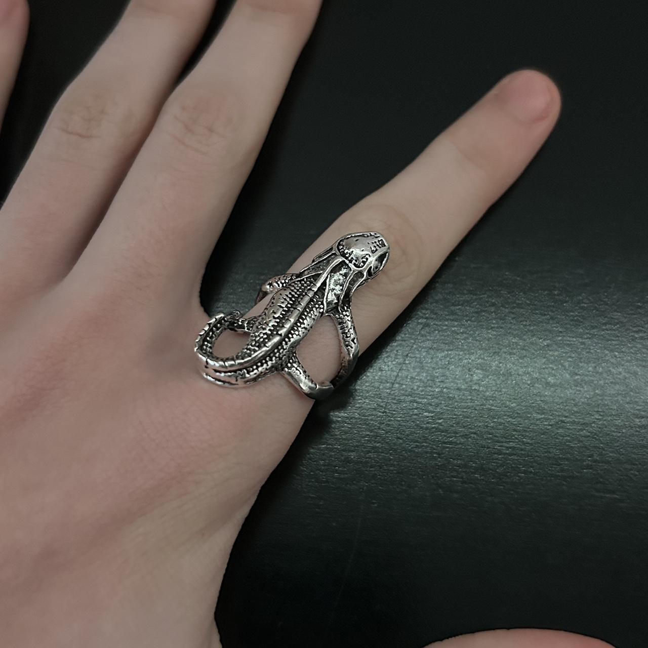 grunge silver lizard y2k ring. Super cool and rare.... - Depop