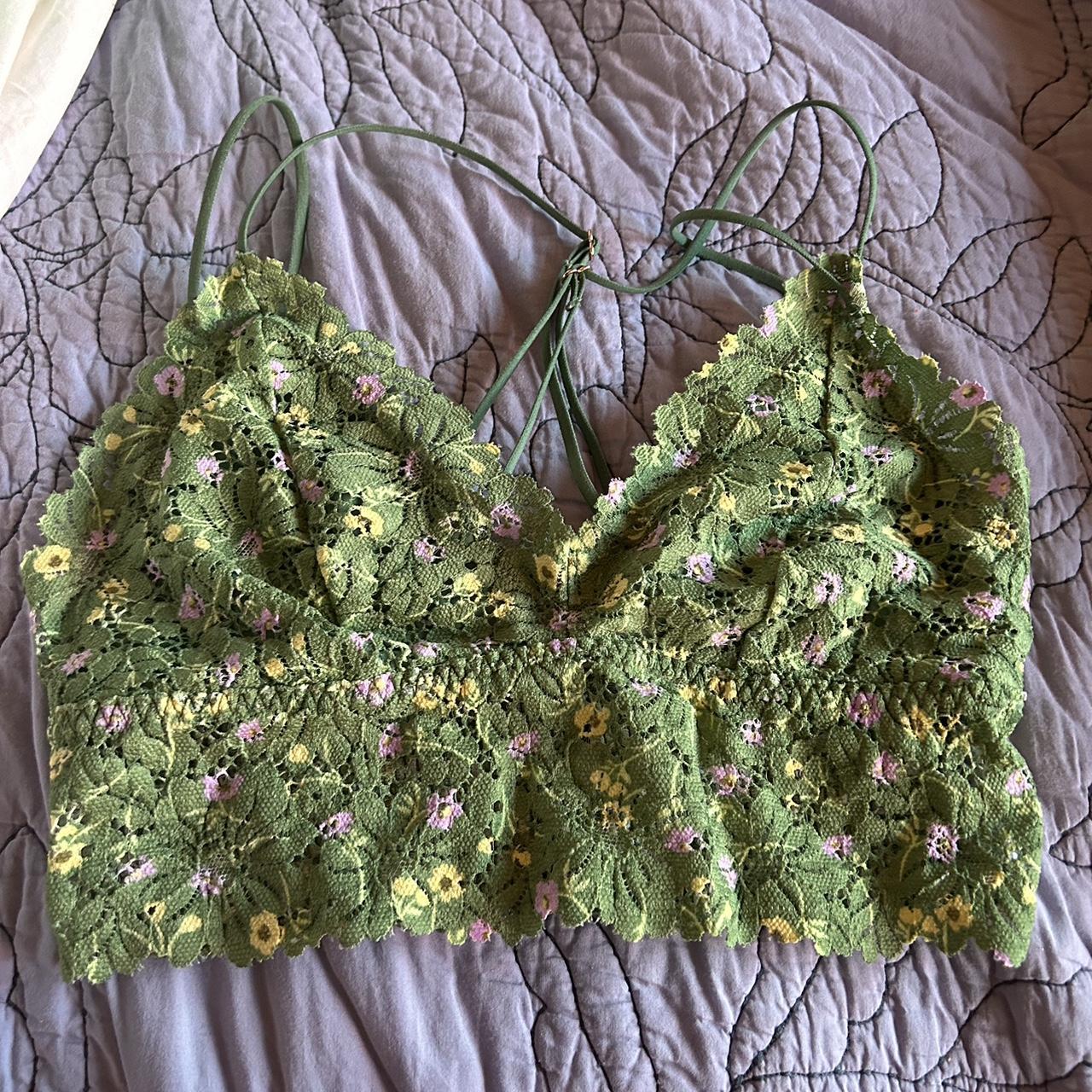 Victoria's Secret Women's Crop-top | Depop