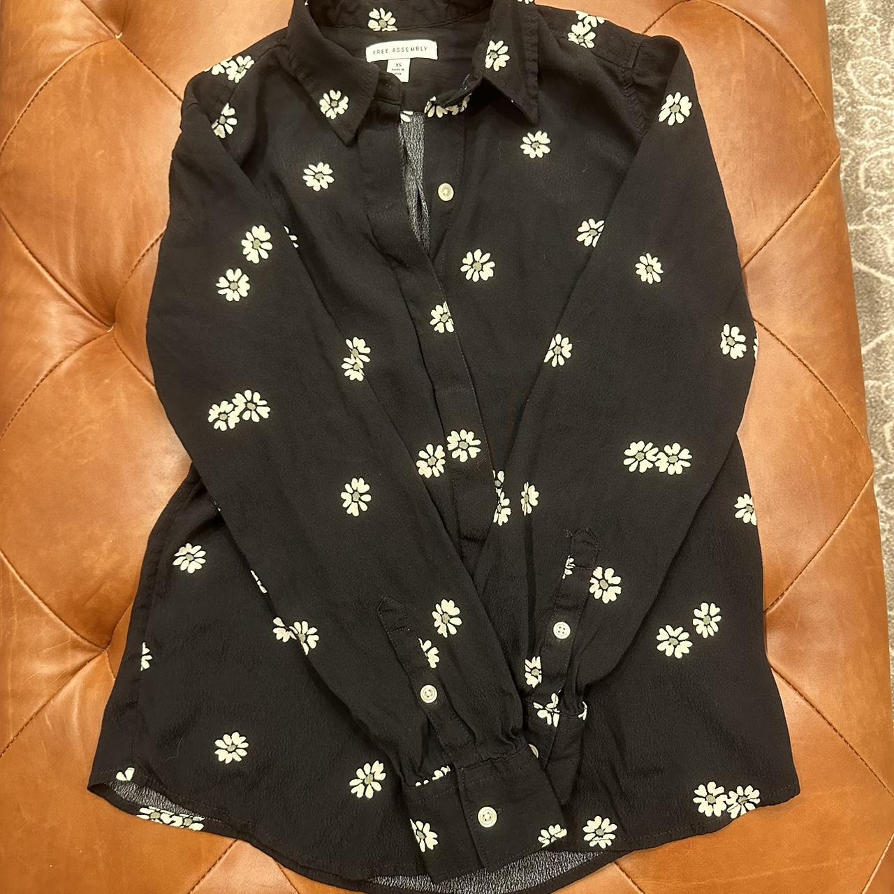 Free Assembly Women’s Button Down Flower Daisy Black... - Depop