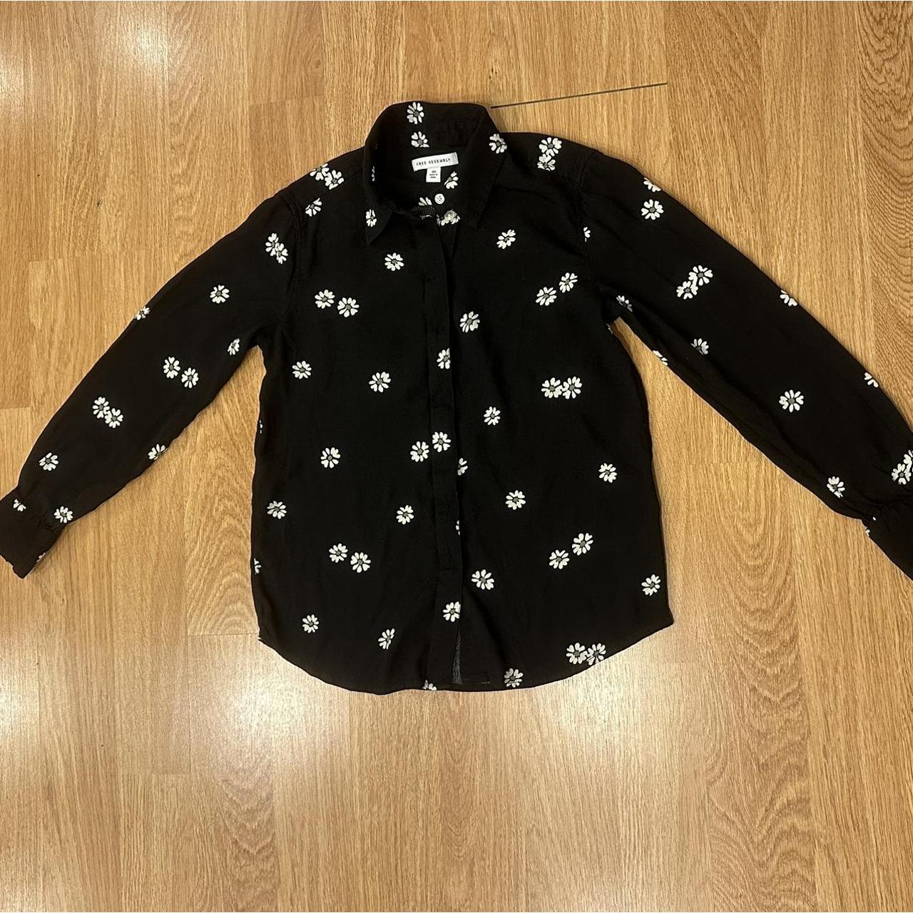 Free Assembly Women’s Button Down Flower Daisy Black... - Depop
