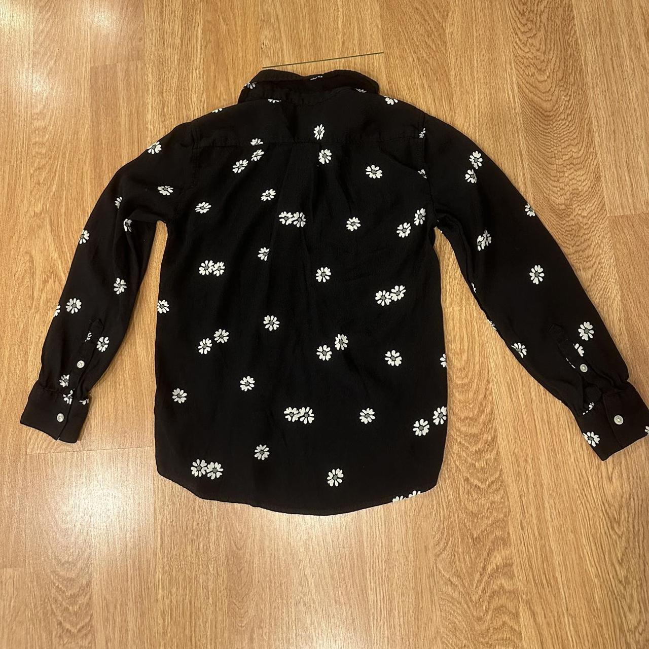 Free Assembly Women’s Button Down Flower Daisy Black... - Depop